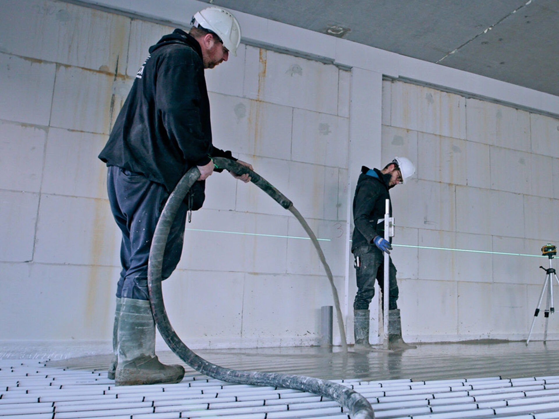 Cemfloor is dé hoogwaardige gietdekvloer op cementbasis - AVG