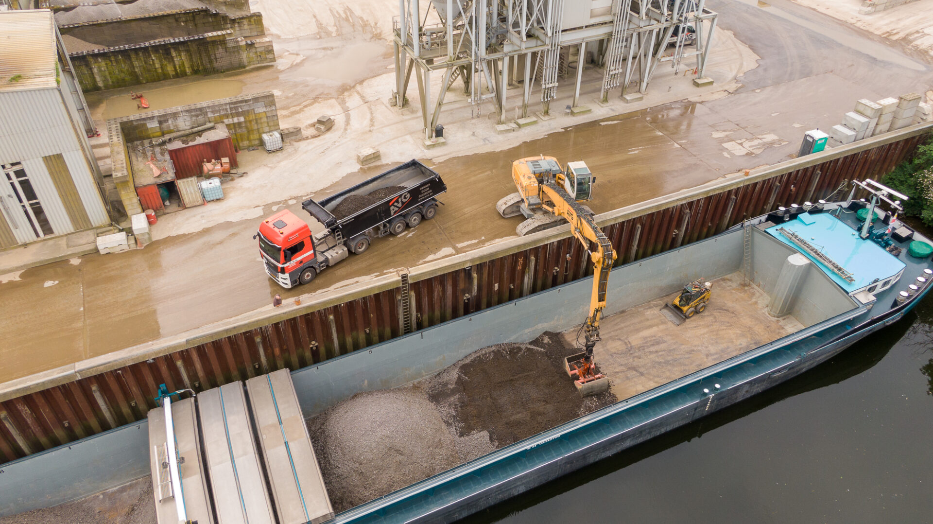 AVG-kade aan de Maas: knooppunt van logistieke veelzijdigheid